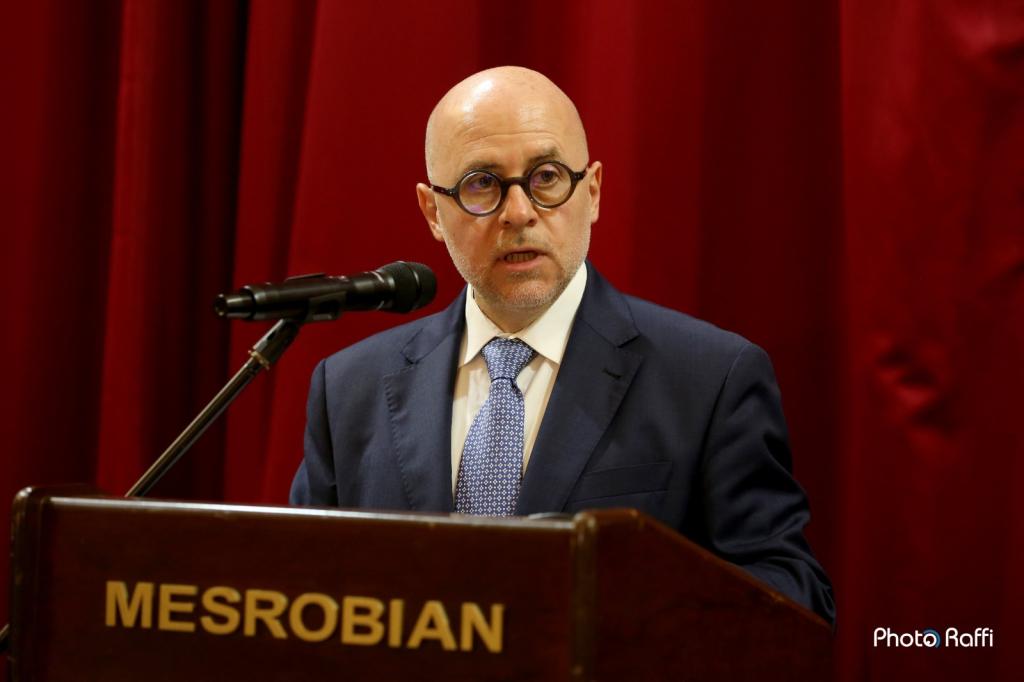 Mesrobian | "Հաստատօրէն կը մնանք Տիրոջ եւ լոյսի ծառայութեան մէջ"