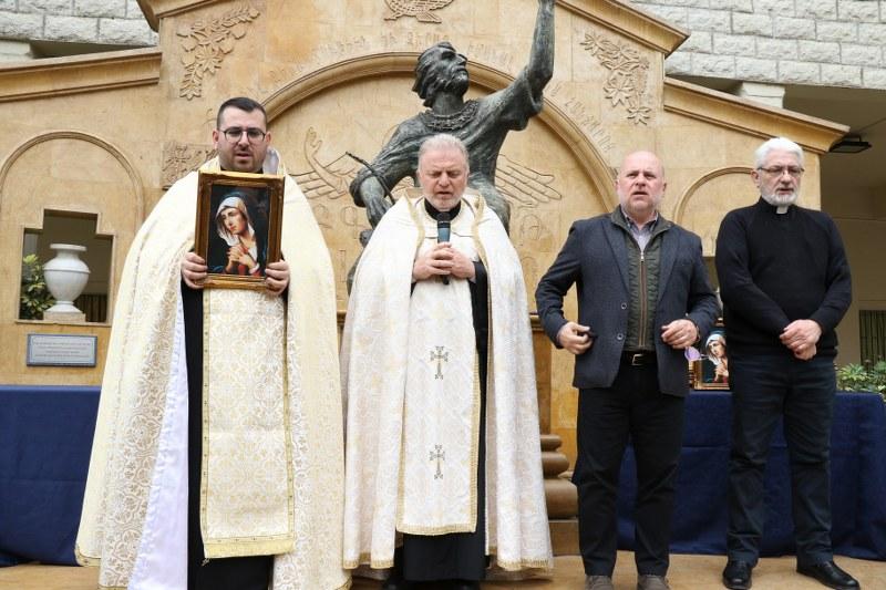 Mesrobian | Picture Albums